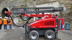 LE SANDVIK JUMBO DD421-60C E COMMANDO DC125R AL LAVORO AL PROGETTO ...
