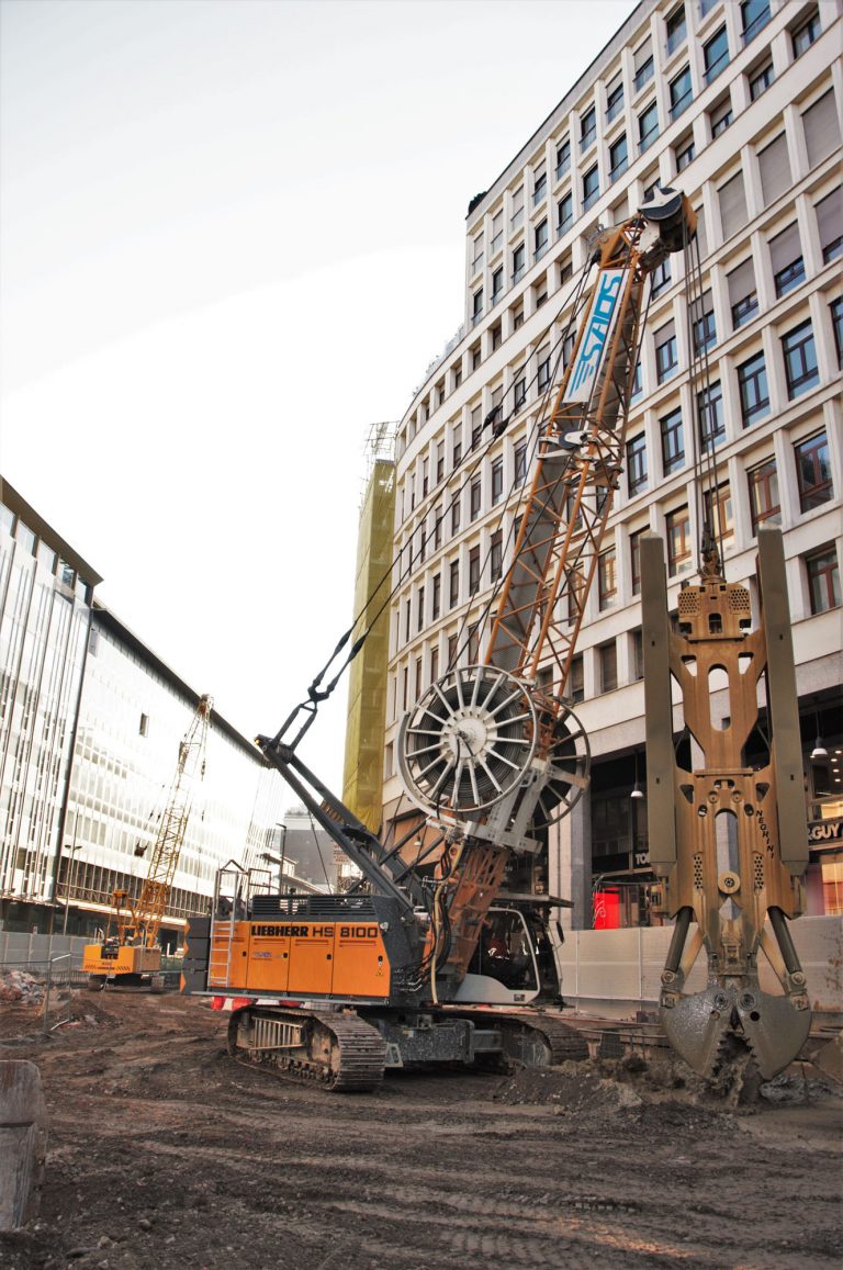 UNA LIEBHERR HS 8100 HD PER LA METROPOLITANA DI MILANO - Perforare